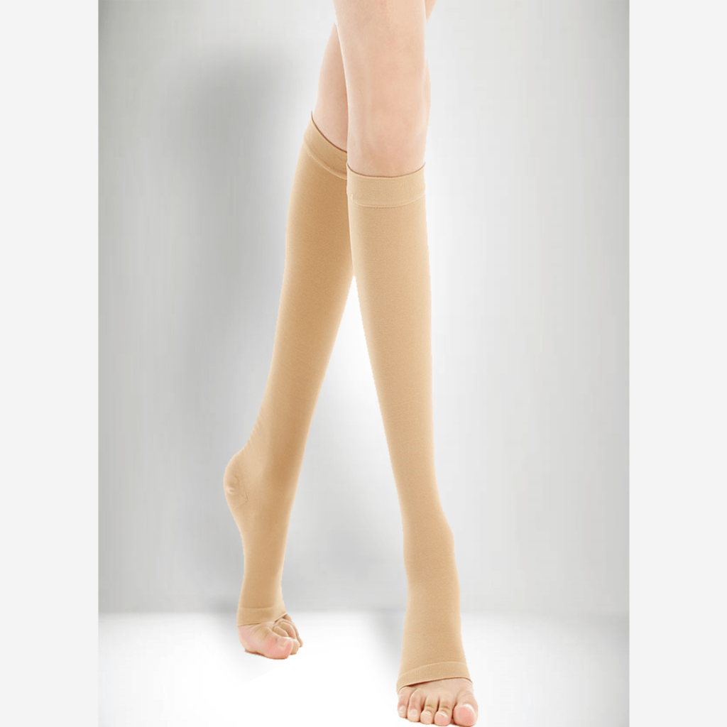 Class 3 Knee Length Graduated Compression Stockings – Technomed (India ...